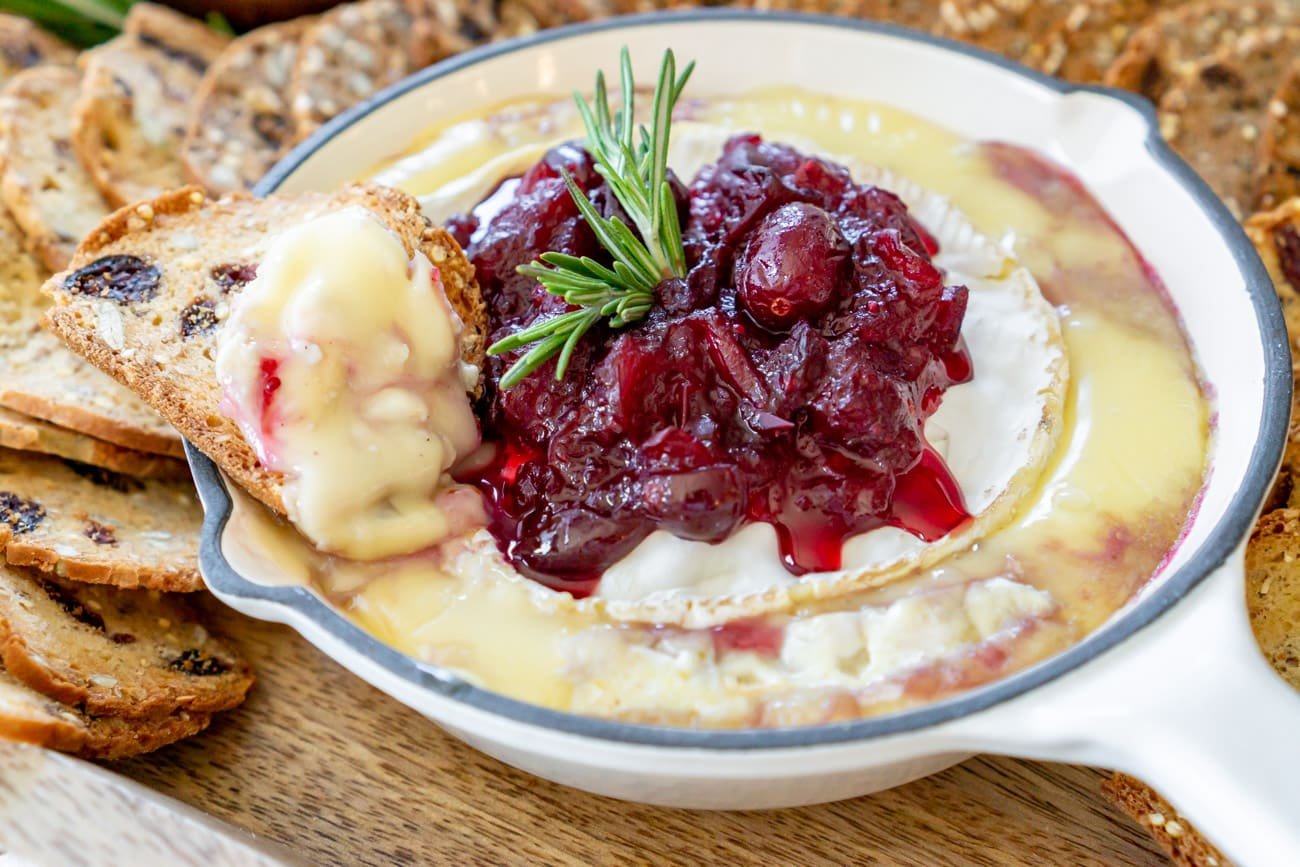 Cranberry Baked Brie Appetizer
