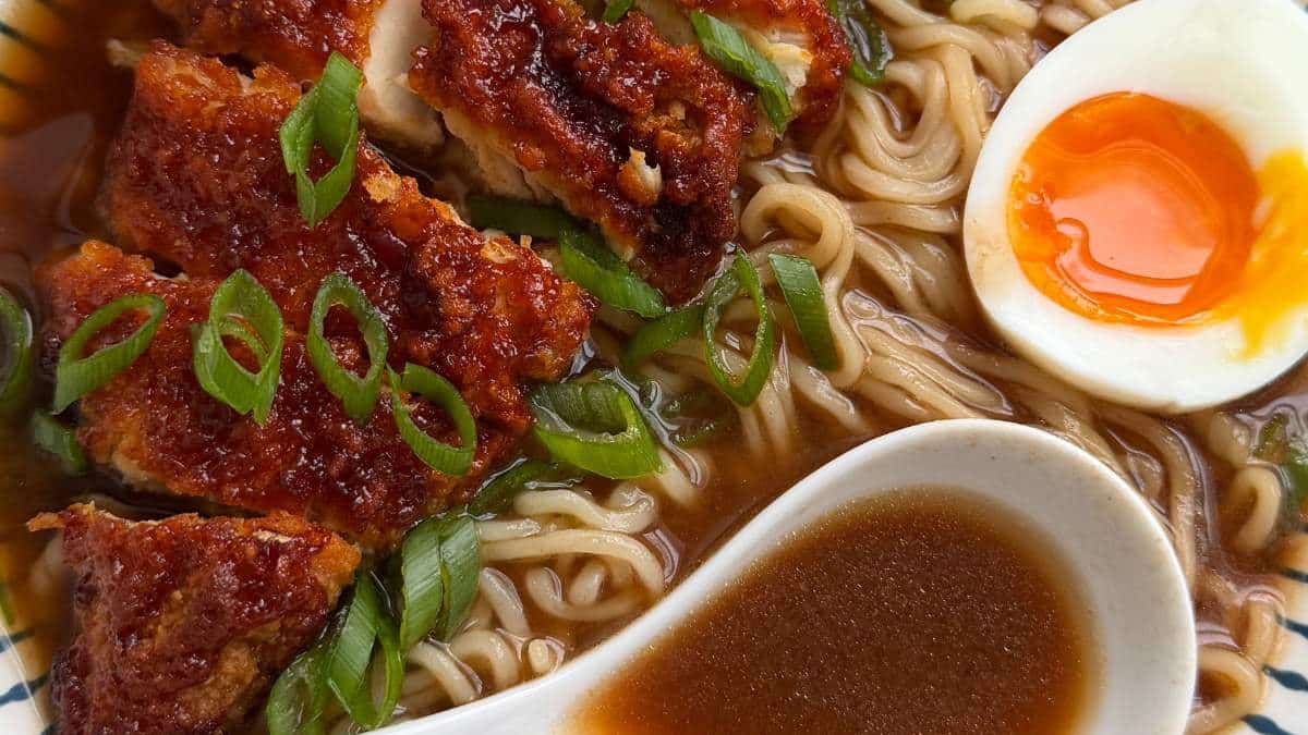 Gochujang Honey Chicken Ramen - JZ Eats